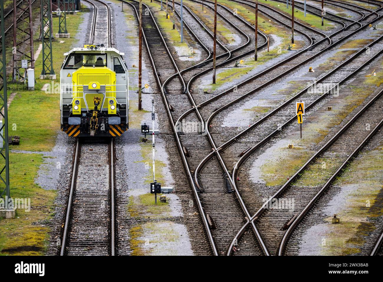 Shunting locomotive, diesel locomotive, Captrain G6, private railroad ...