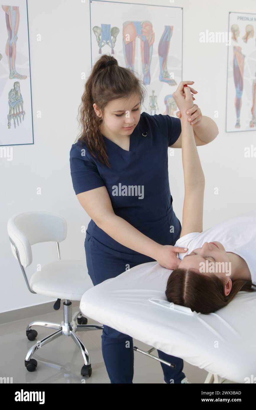 Body of doctor hi-res stock photography and images - Alamy