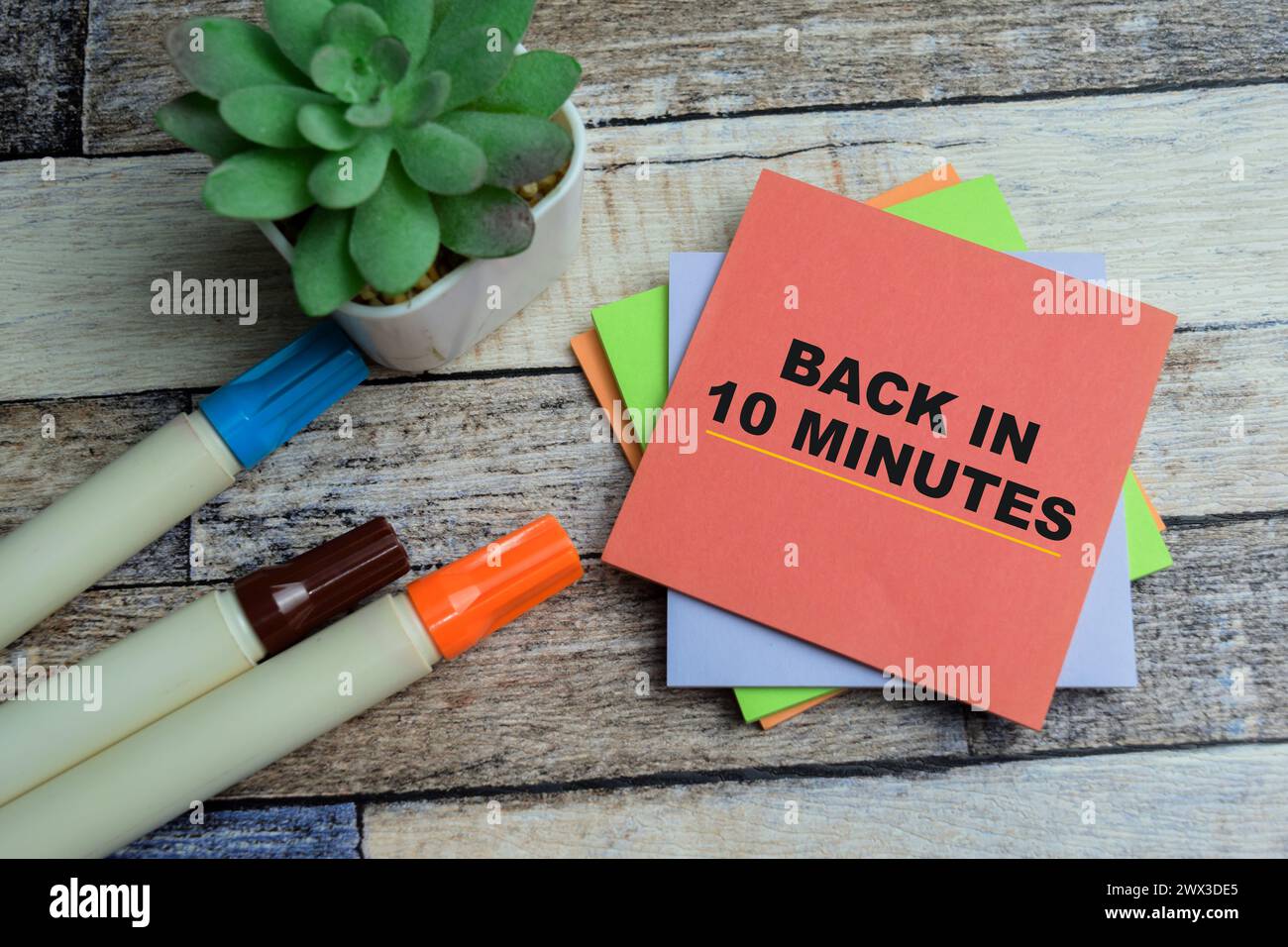 Back in 10 minutes sign hi-res stock photography and images - Alamy