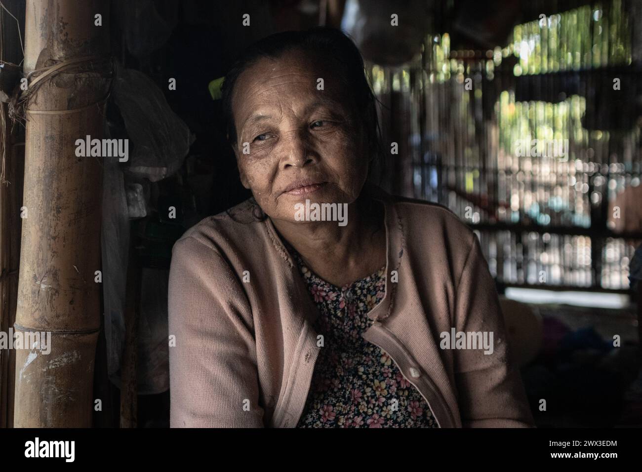 Karen nationality hi-res stock photography and images - Alamy