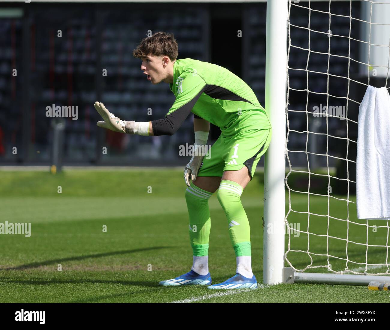Goalkeeper kit hi-res stock photography and images - Alamy