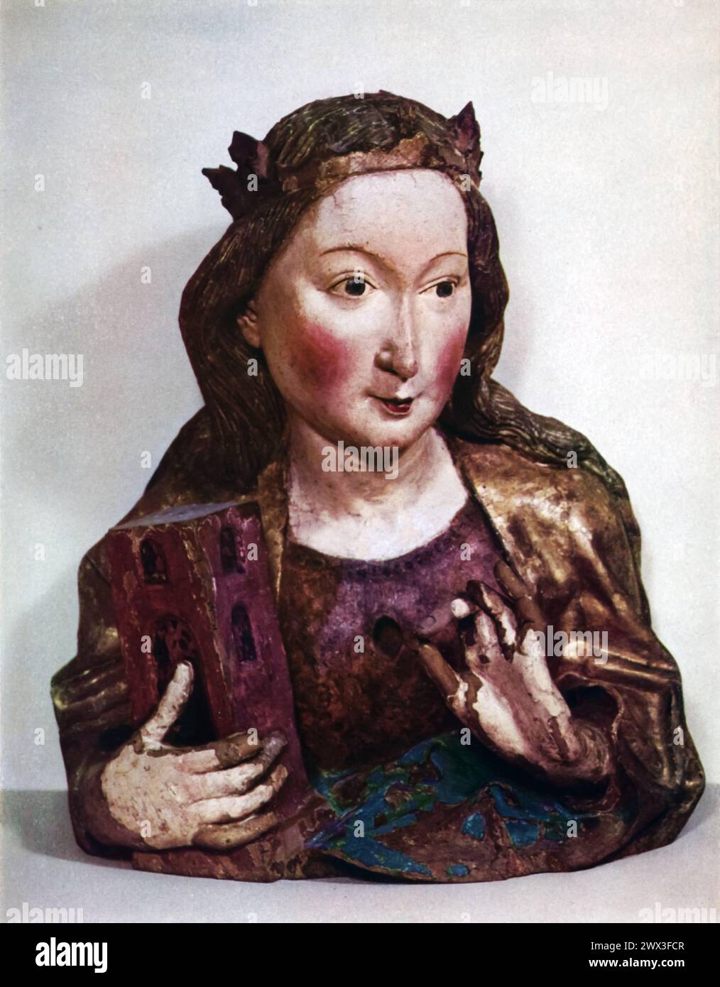 Linden wood statue hi-res stock photography and images - Alamy