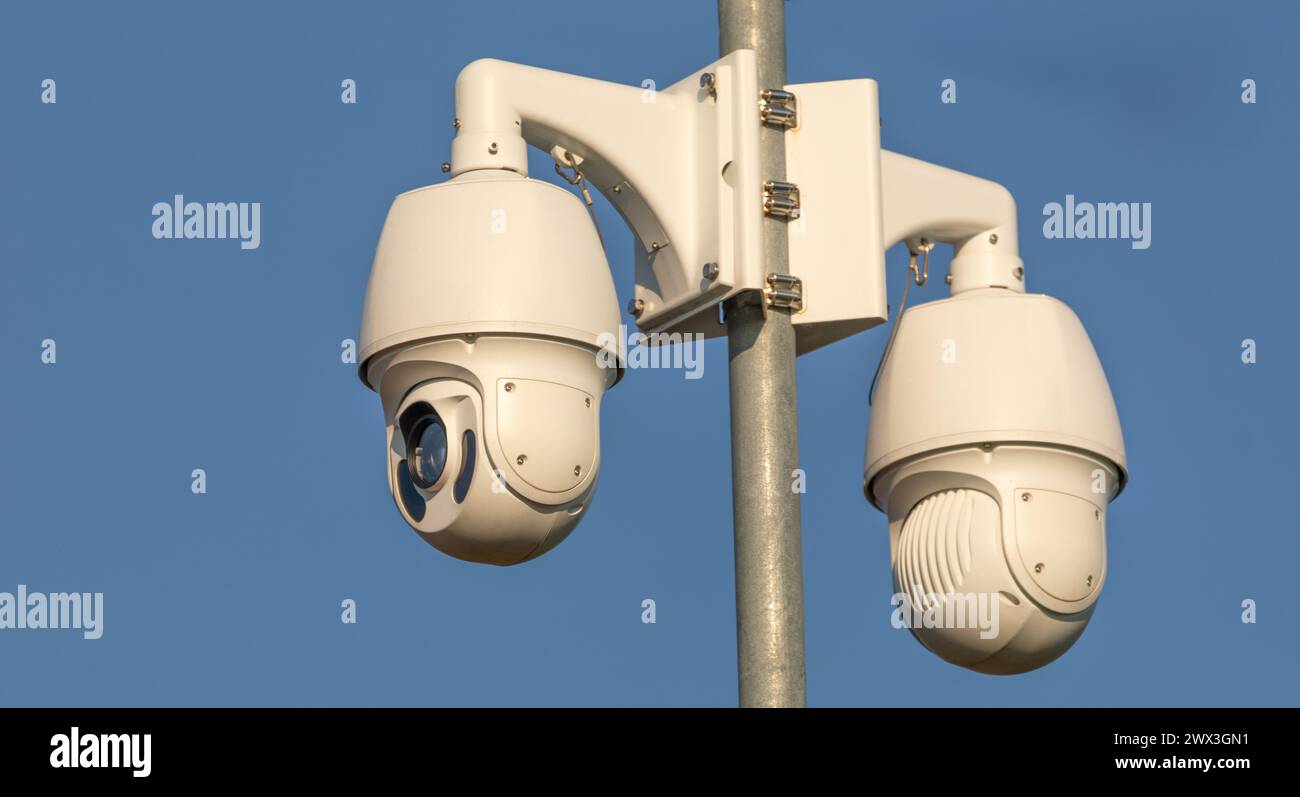 Cctv camera street crowd hi-res stock photography and images - Alamy
