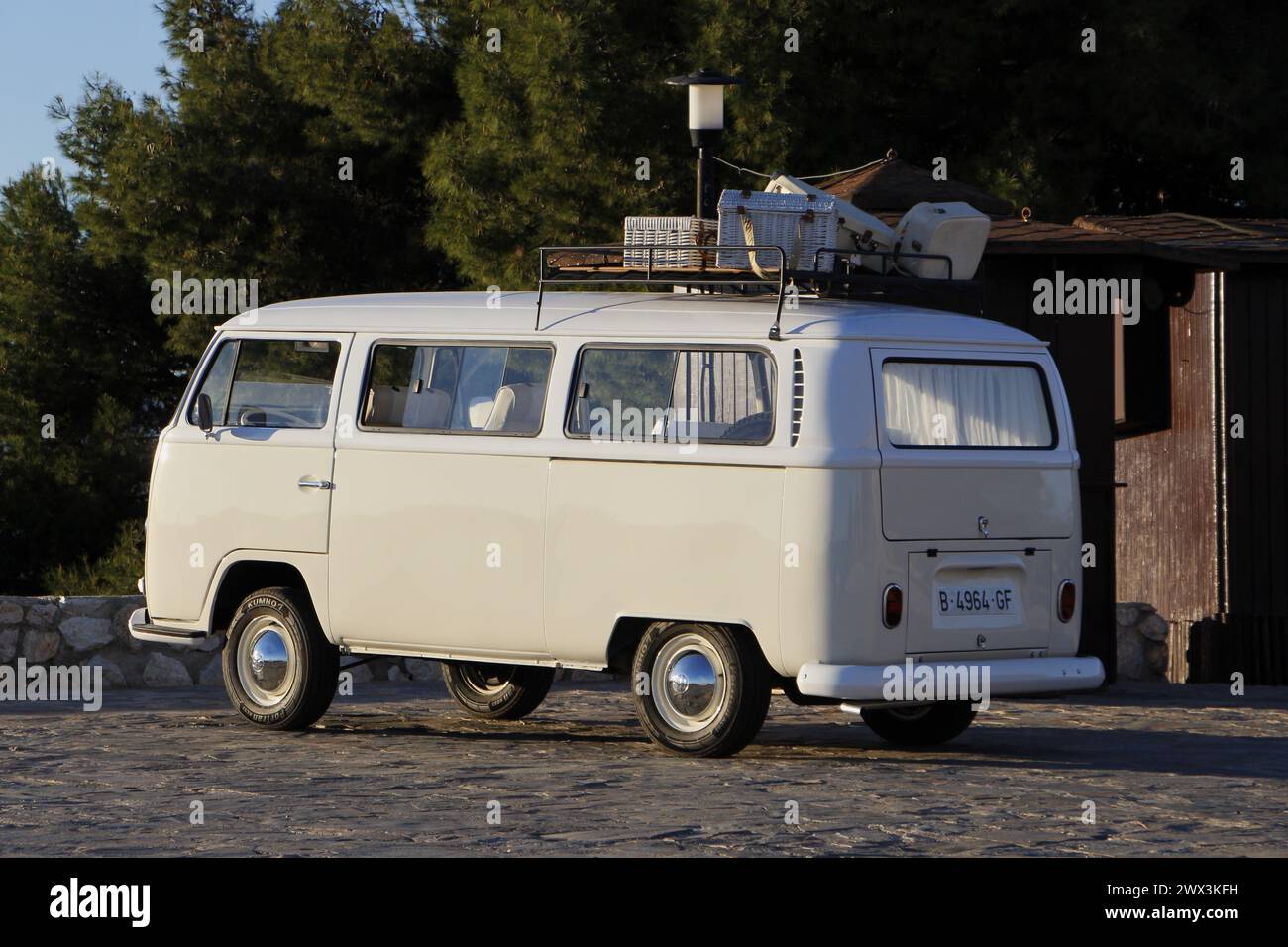 Volkswagen bus t2 hi-res stock photography and images - Alamy