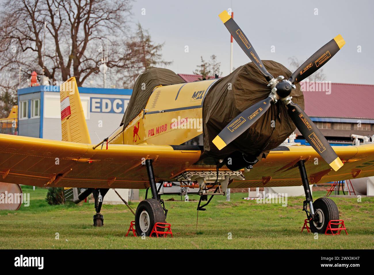 Small fire fighting aircraft hi-res stock photography and images - Alamy