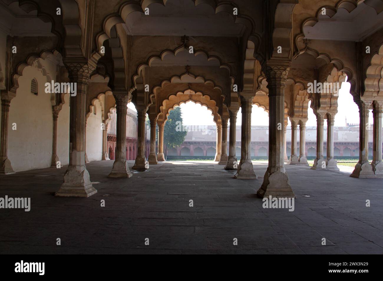 Red fort complex moti masjid pearl mosque hi-res stock photography and ...