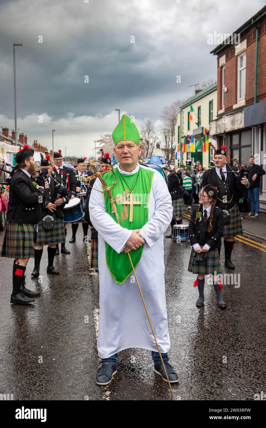 Man dressed as st patrick hi-res stock photography and images - Alamy