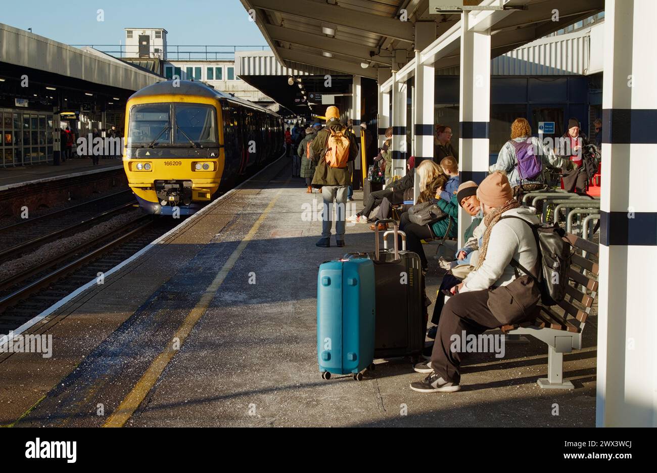 Southampton central station hi-res stock photography and images - Alamy