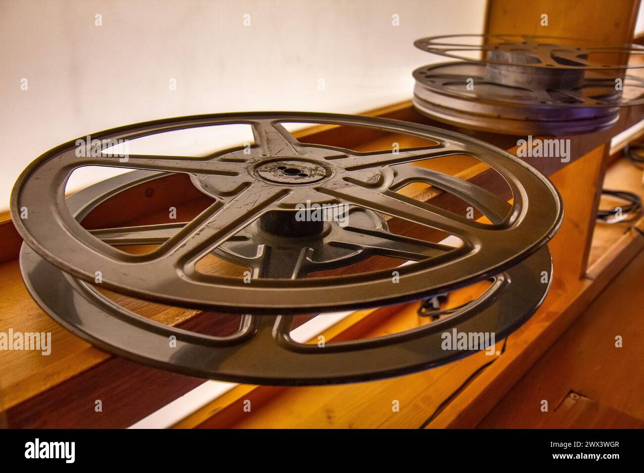 Antique 35mm movie theater film projector hi-res stock photography and ...