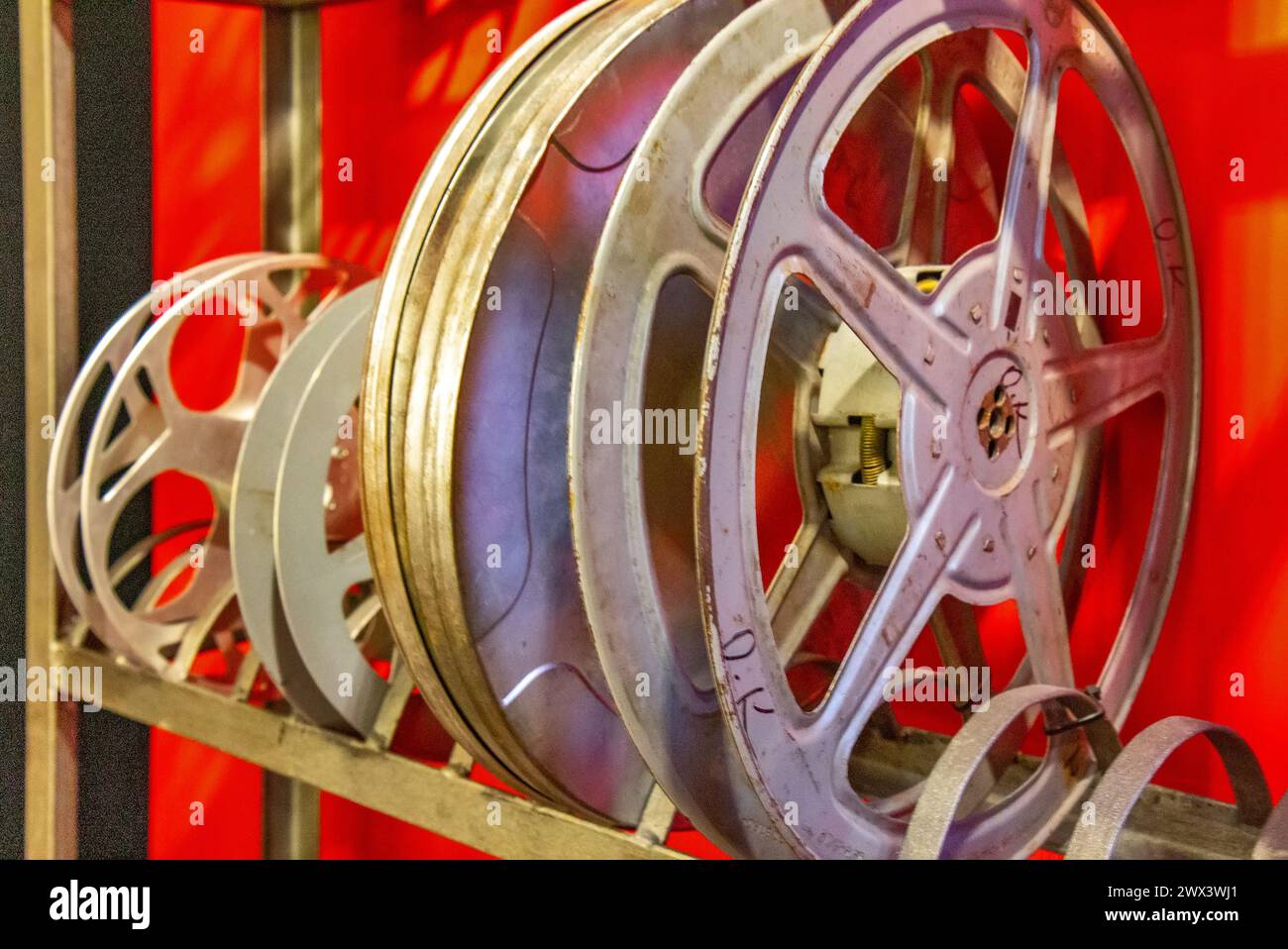 Antique 35mm movie theater film projector hi-res stock photography and ...