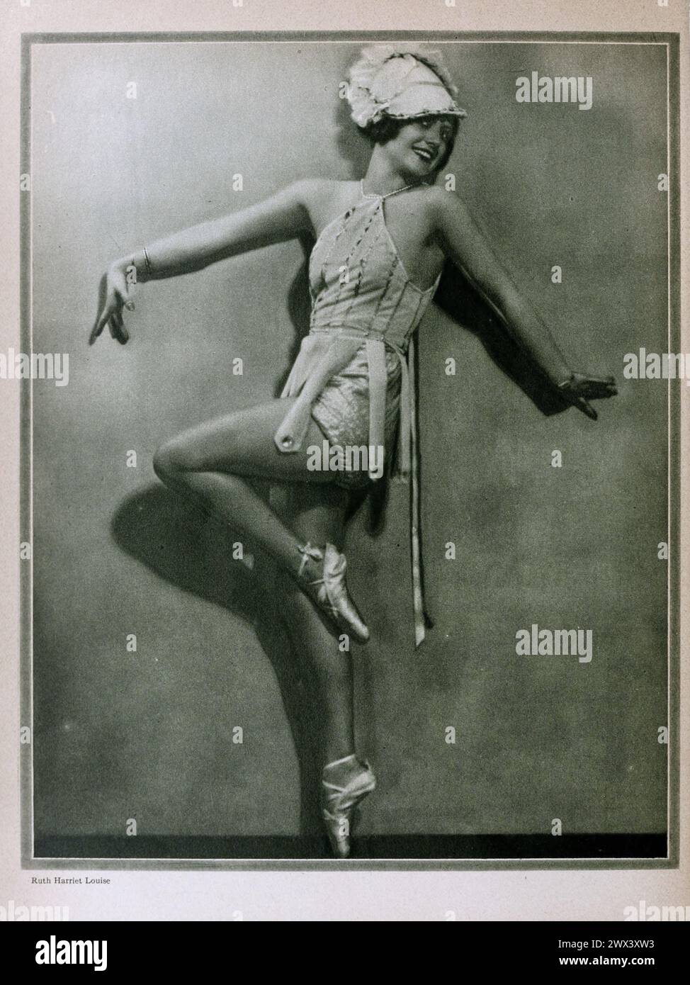 Portrait of Joan Crawford in dancing girl outfit. Vintage Photoplay ...