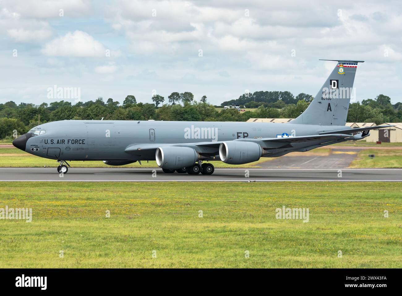 A Boeing KC-135 Stratotanker aerial refueling tanker aircraft of the USAF Stock Photo - Alamy