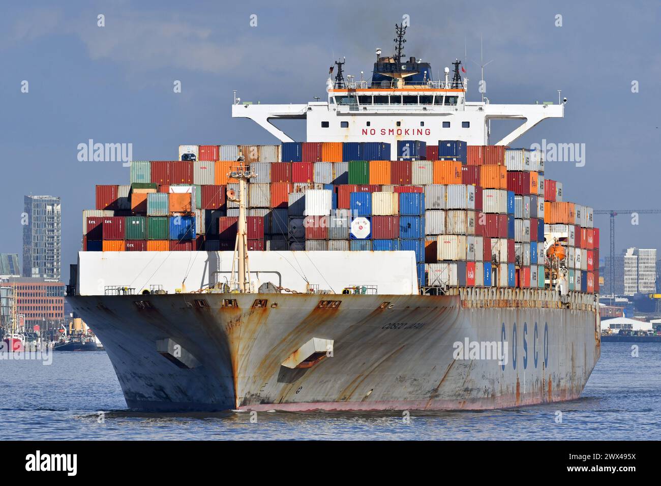 Cosco containership hi-res stock photography and images - Alamy