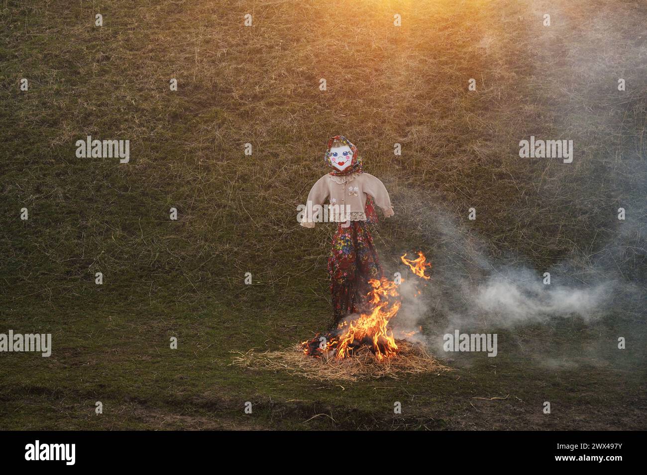 Burning effigy of lady maslenitsa hi-res stock photography and images ...