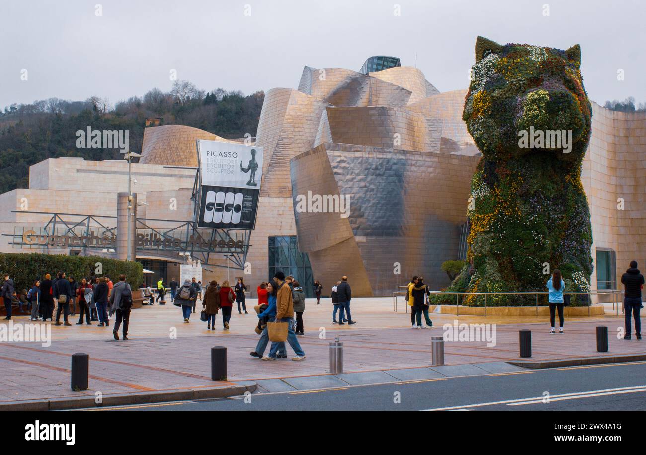 Images of the Guggenheim Museum building in Bilbao, Spain Stock Photo ...