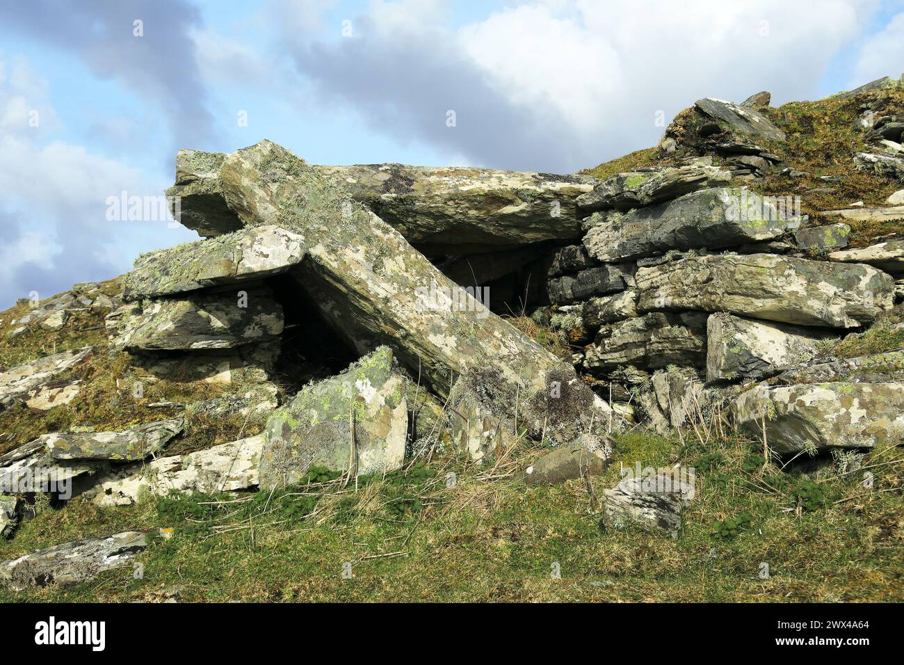 Iron age Dun a' Gheird, at Kilvickeon on the Isle of Mull Stock Photo ...