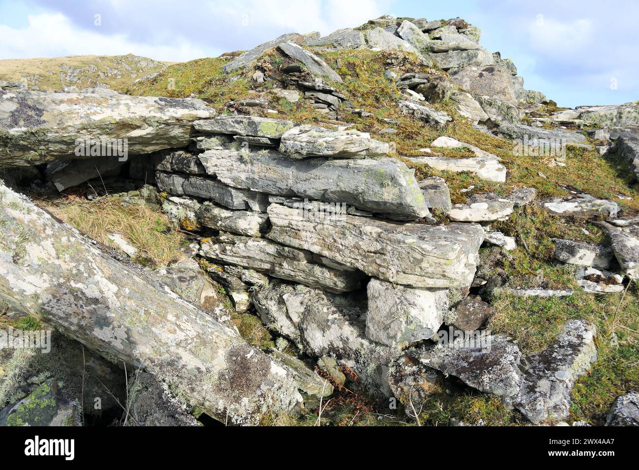 Iron age Dun a' Gheird, at Kilvickeon on the Isle of Mull Stock Photo ...