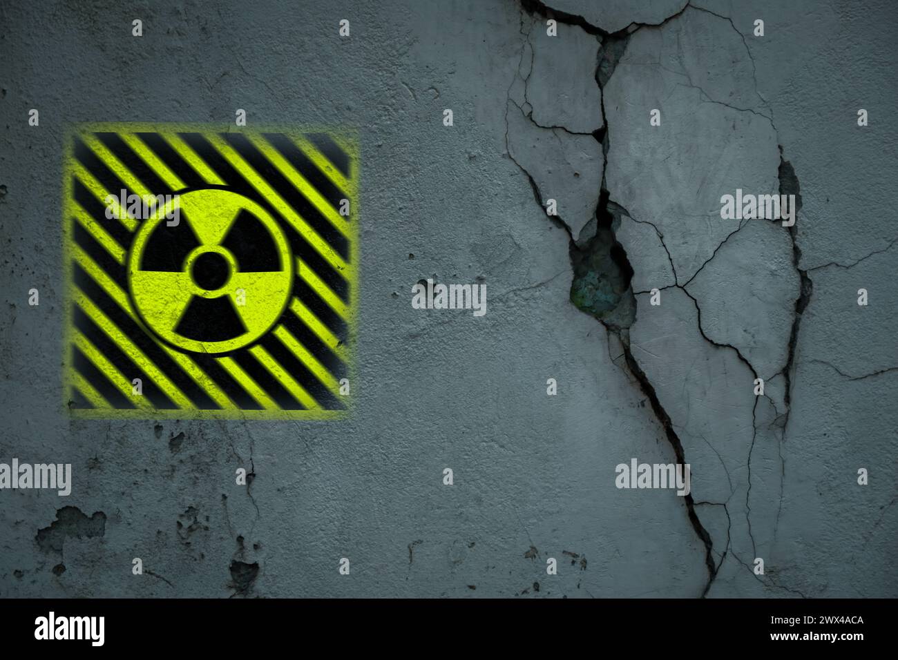 Old cracked wall radiation hi-res stock photography and images - Alamy