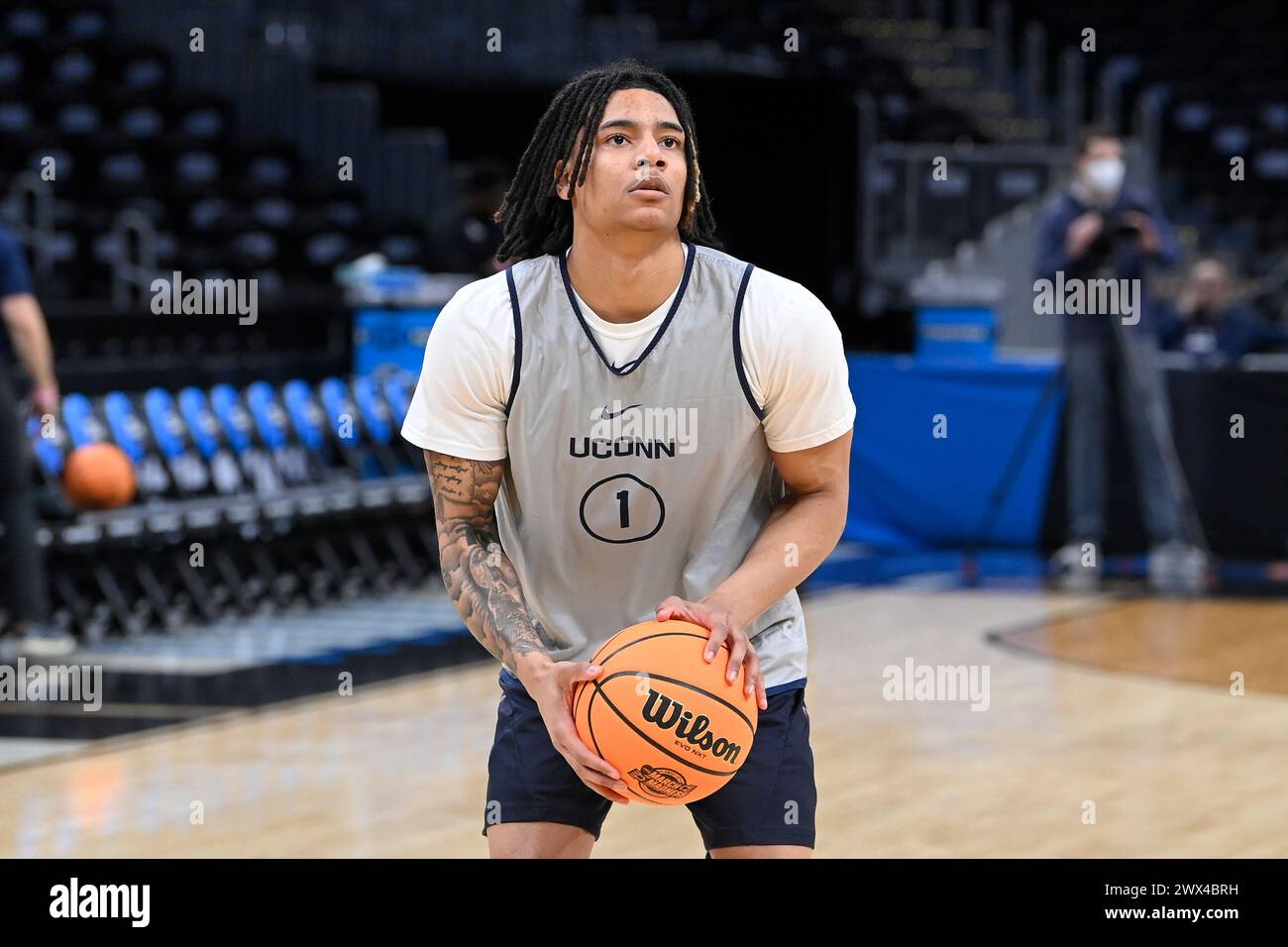 Boston, Mass. 27th Mar, 2024. Connecticut Huskies guard Solomon Ball (1 ...