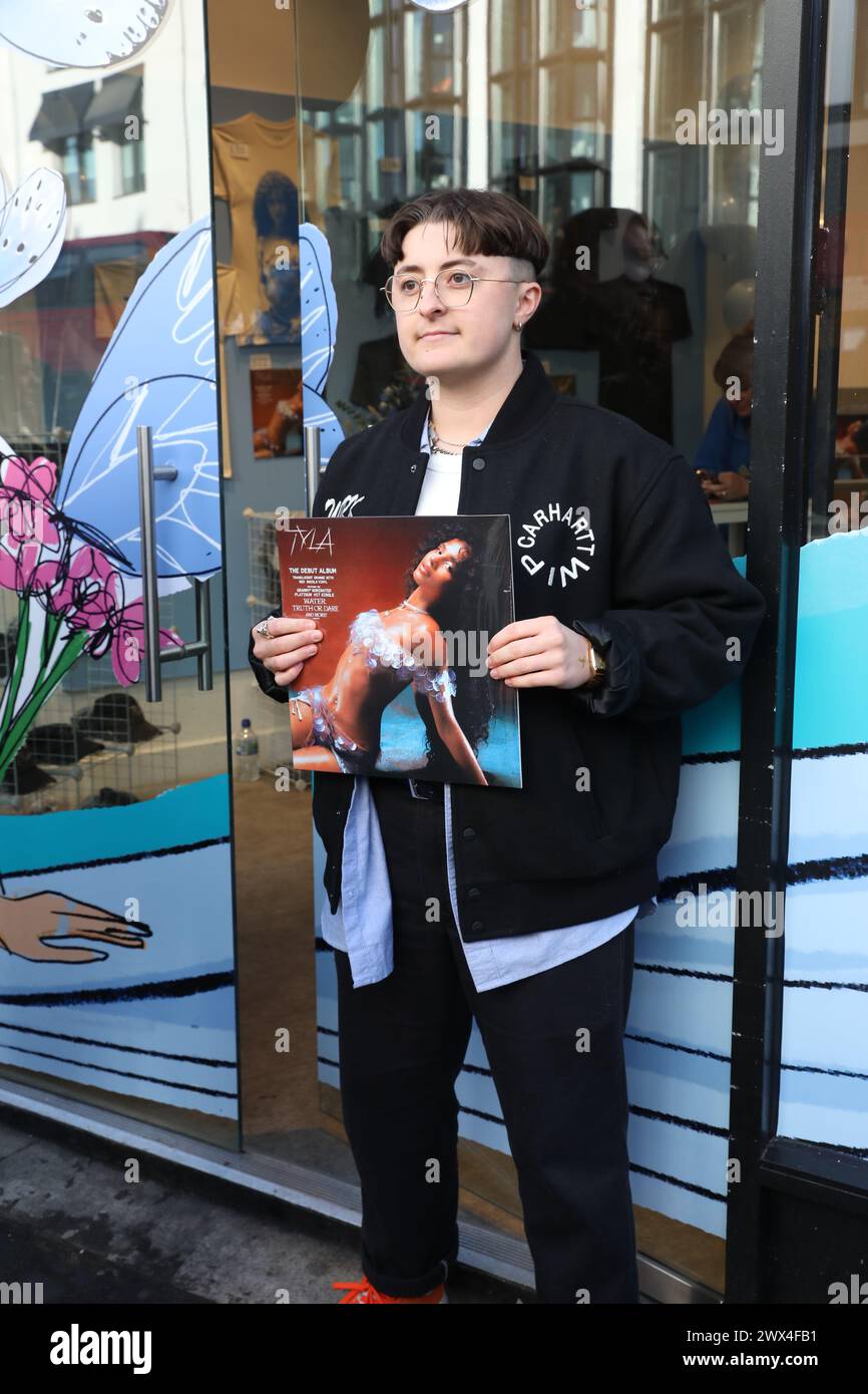 UK press team waiting for singer Tyla to arrive. GRAMMY-award winning ...