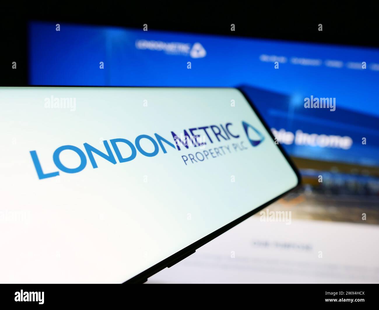 Londonmetric logo hi-res stock photography and images - Alamy