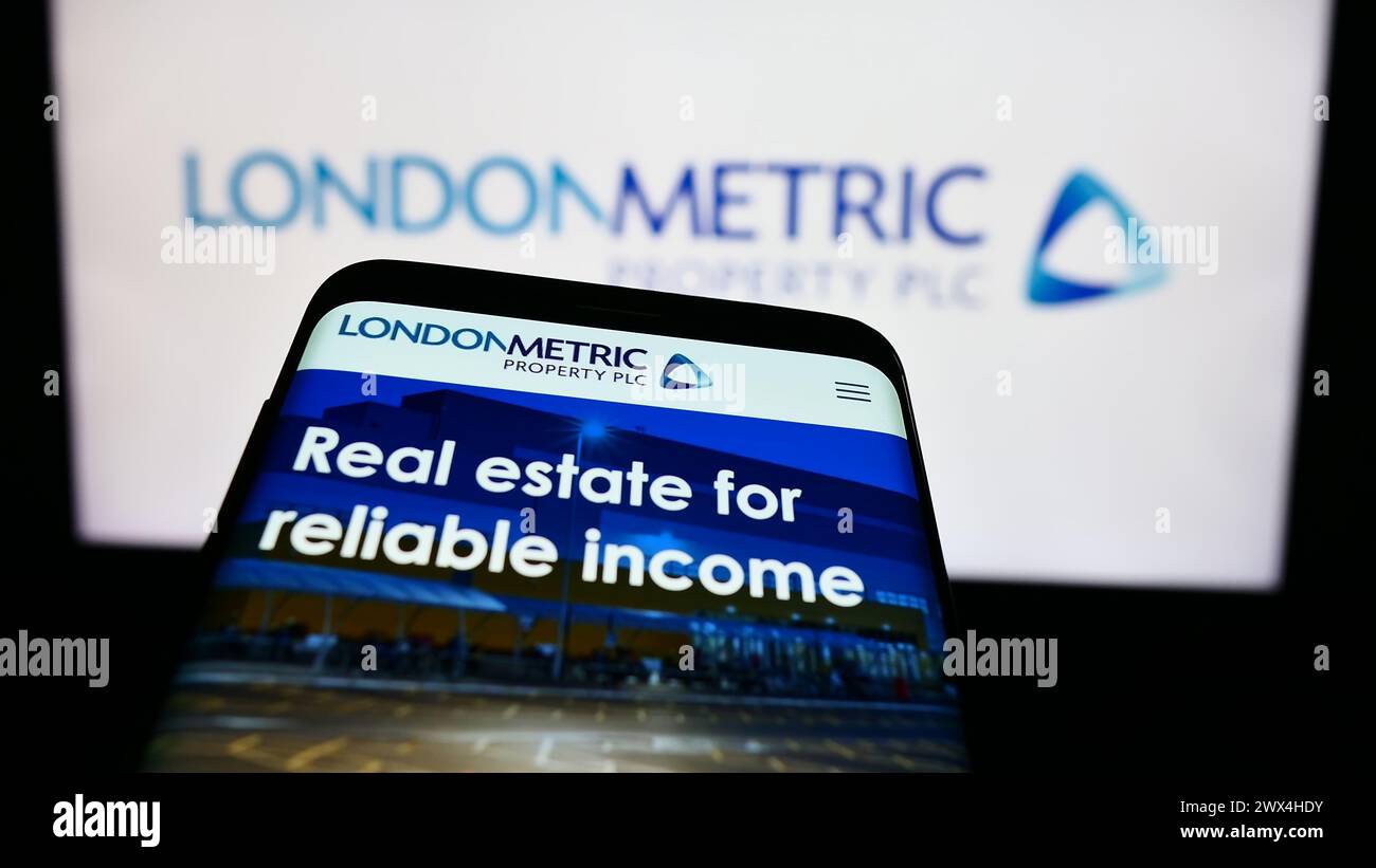 Londonmetric logo hi-res stock photography and images - Alamy
