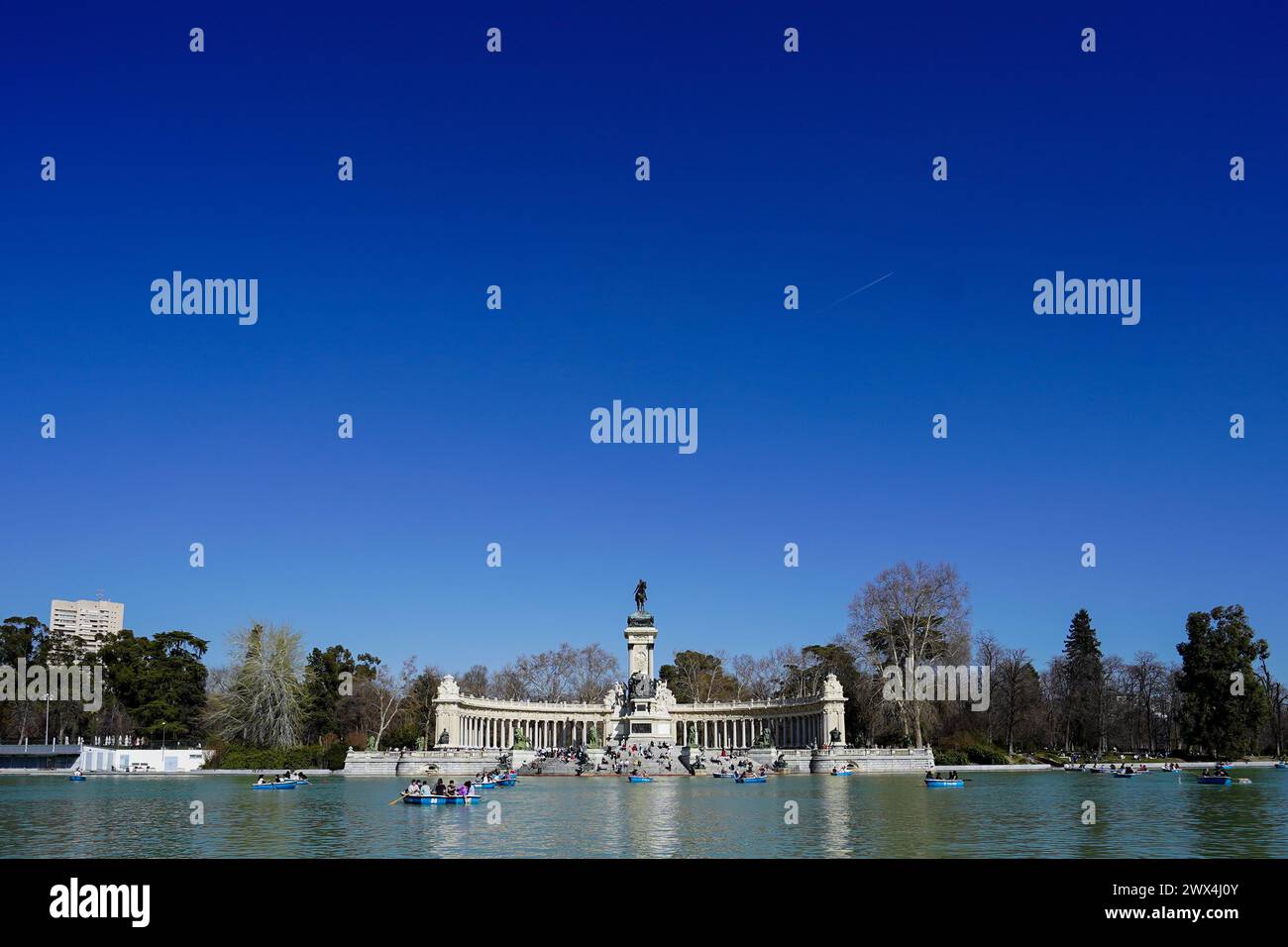 Estanque grande de el retiro hi-res stock photography and images - Alamy