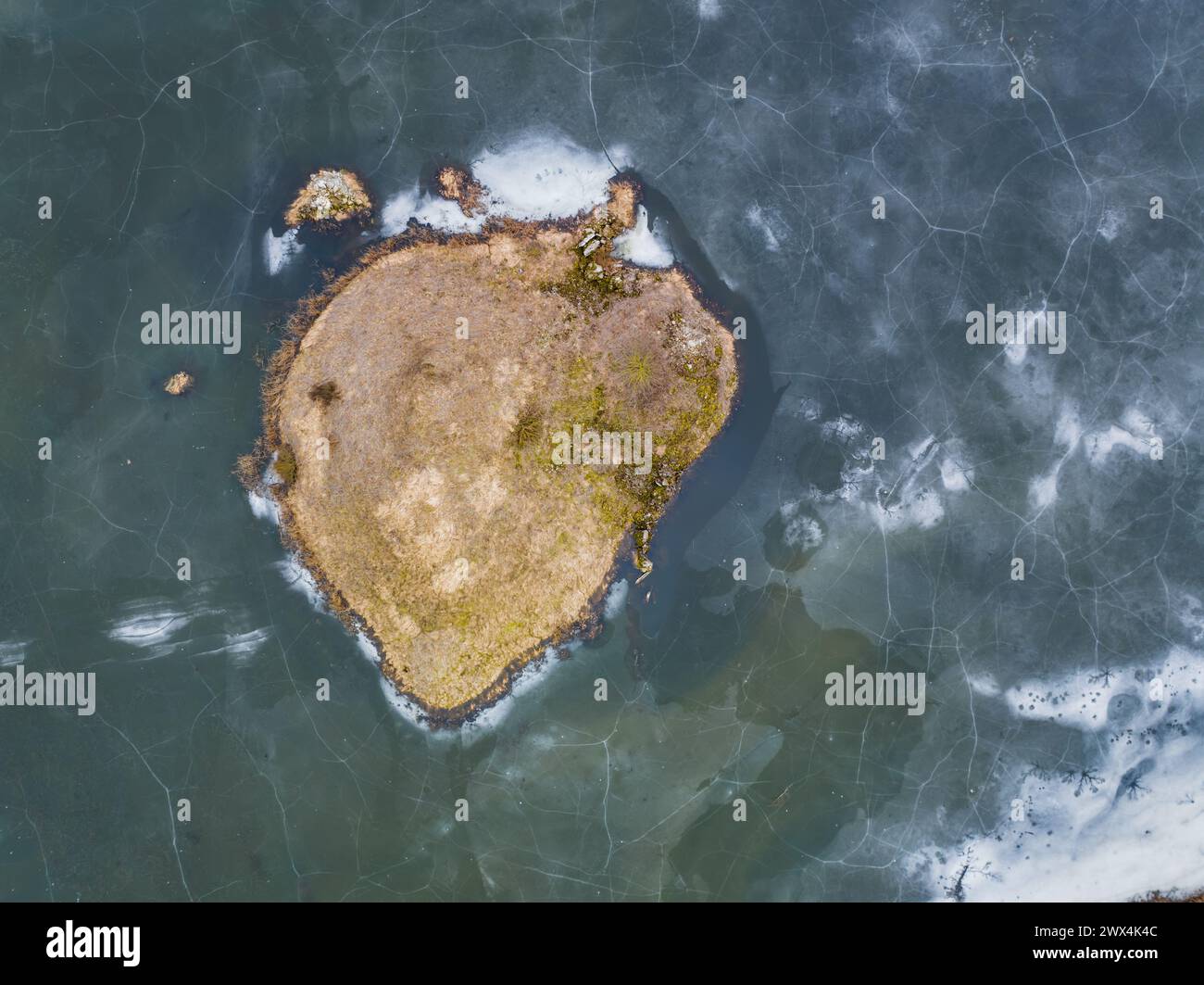 Aerial view small island frozen hi-res stock photography and images - Alamy