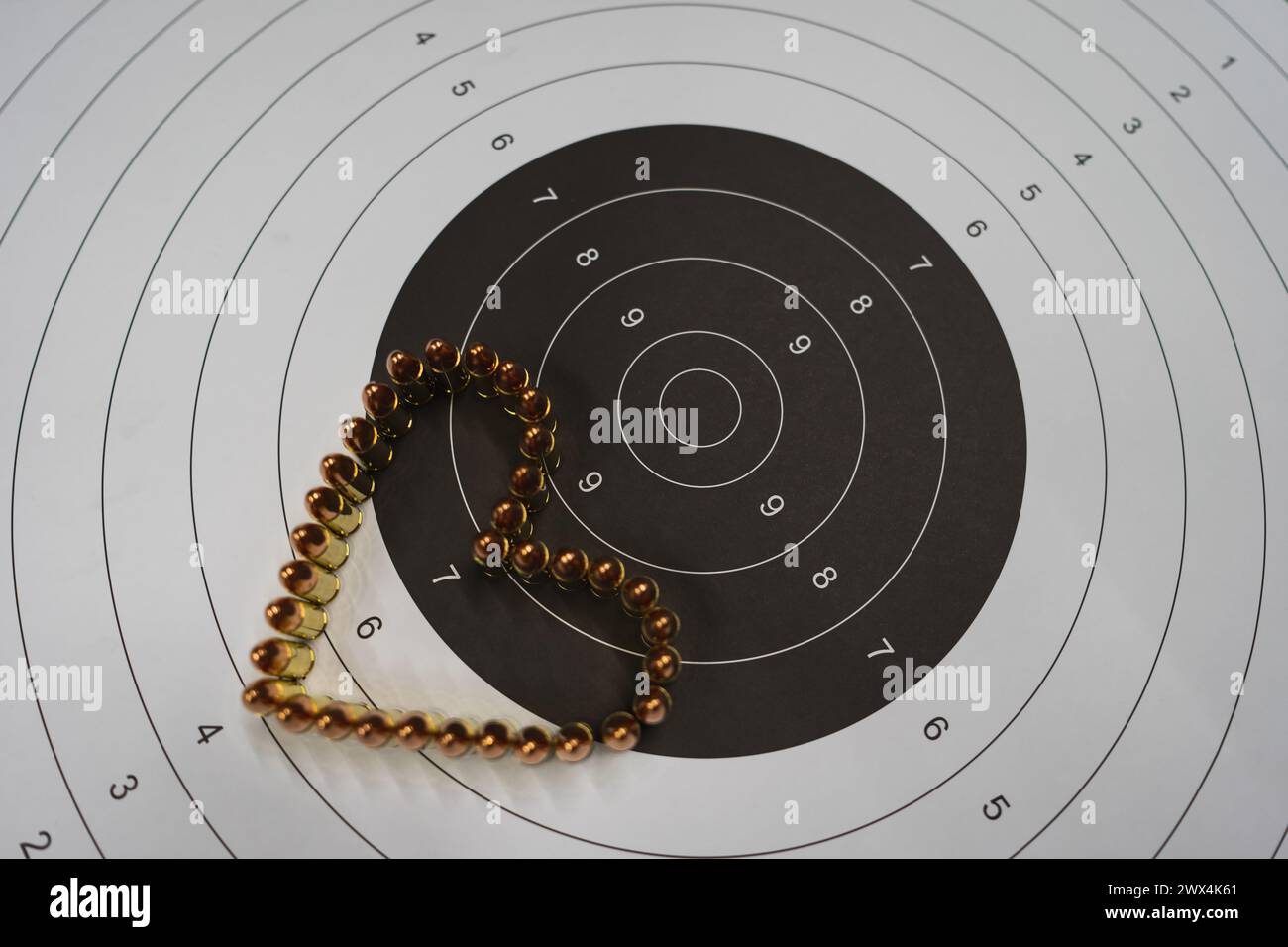 Circle and heart hi-res stock photography and images - Alamy