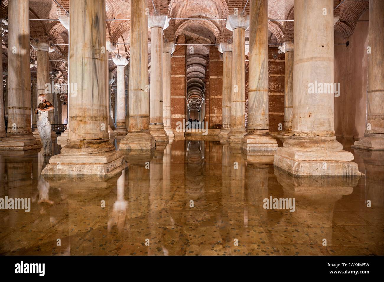 The Basilica Cistern (Yerebatan Sarnıcı) and its columns, Istanbul ...