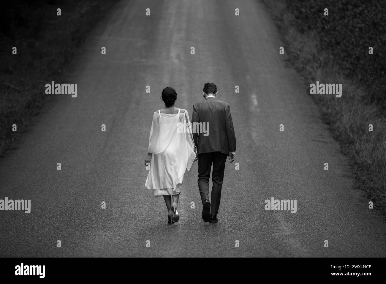 Black couple walking Black and White Stock Photos & Images - Alamy