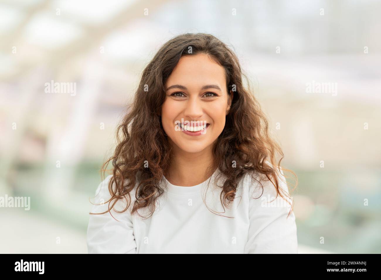 Beaming face with smiling eyes hi-res stock photography and images - Alamy
