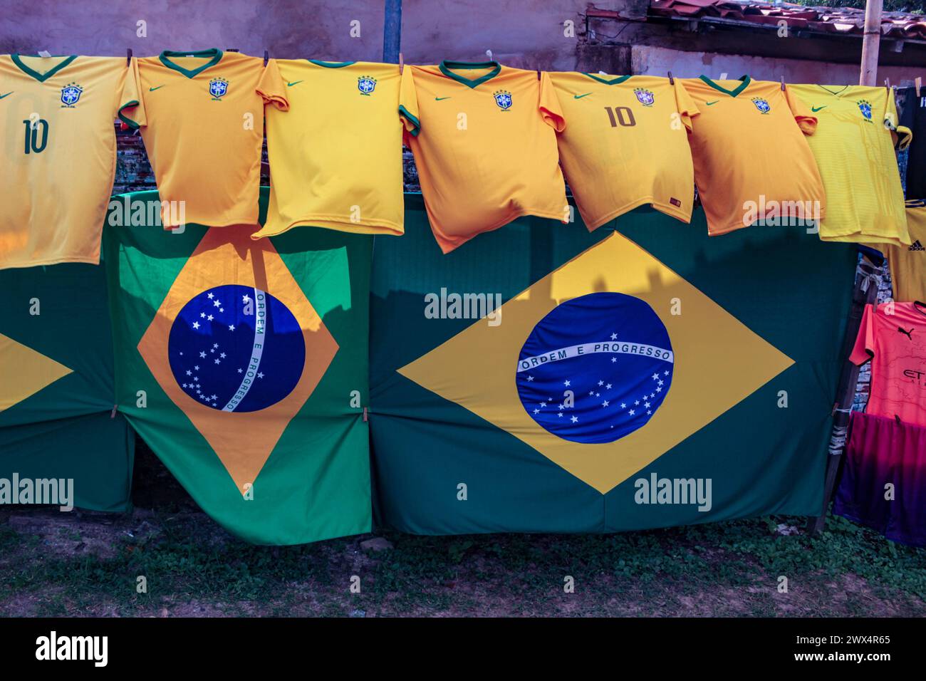 Bandeiras brasileiras hi-res stock photography and images - Alamy
