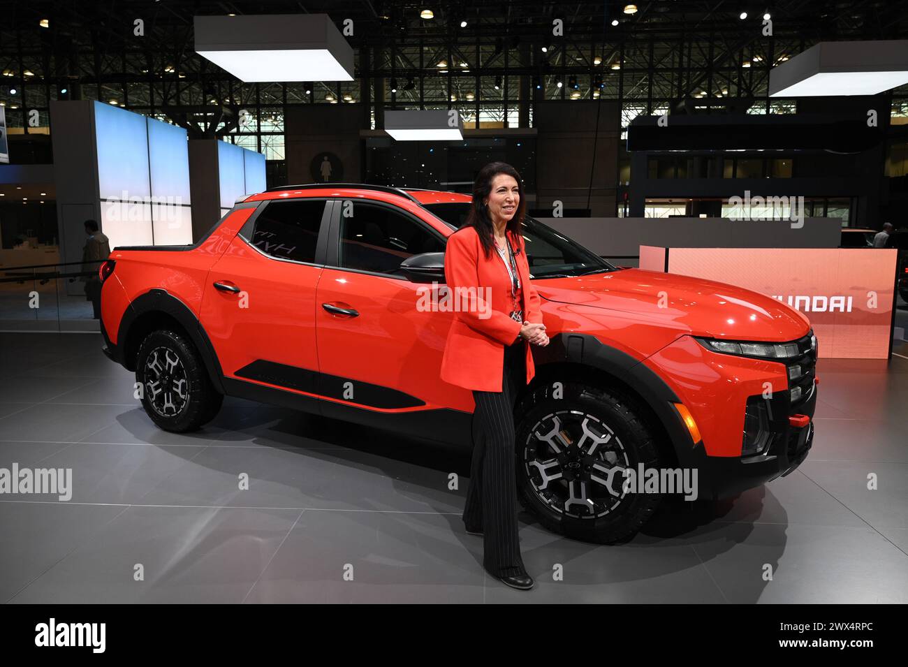 New York, USA. 27th Mar, 2024. Wearing a color-matching jacket ...