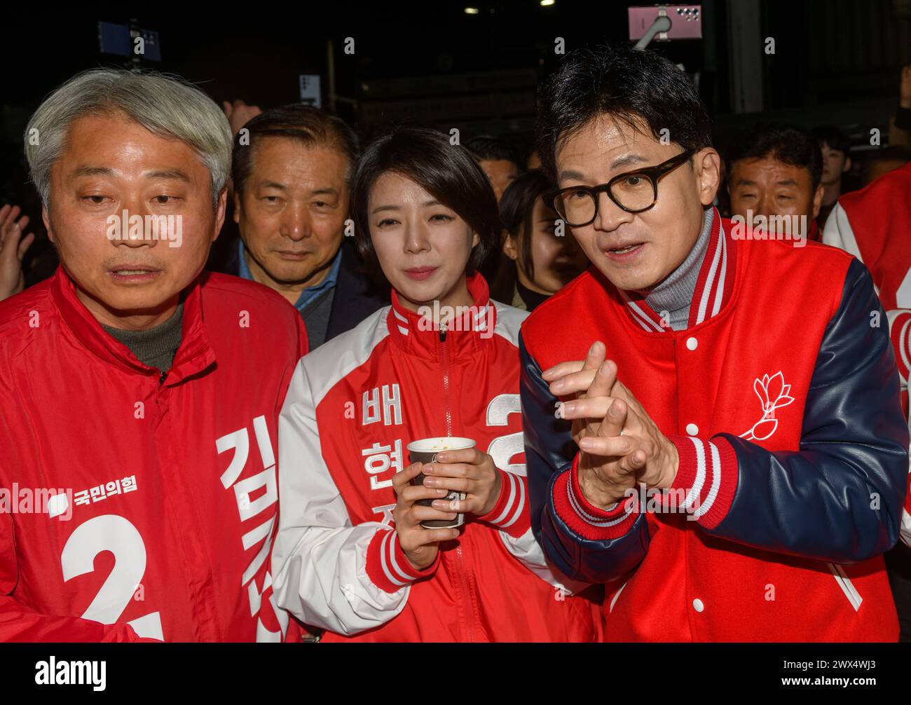 Han dong hoon hi-res stock photography and images - Alamy