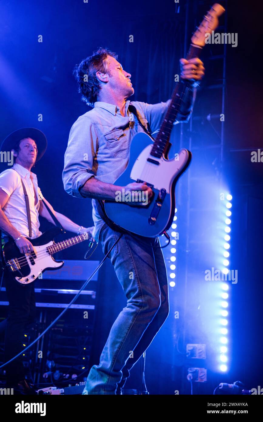 Chris shiflett photos 2024 hi-res stock photography and images - Alamy