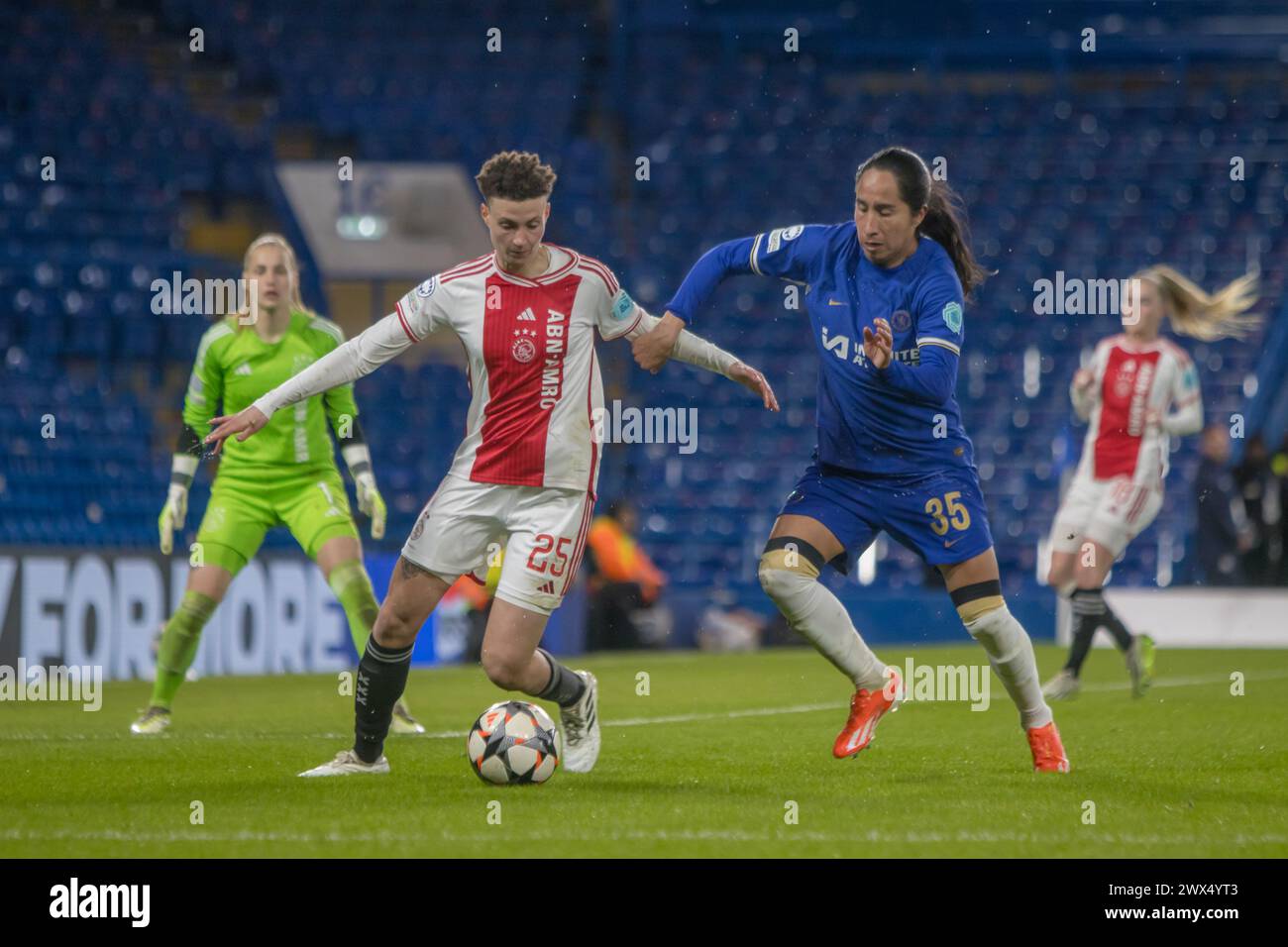 Stamford Bridge, London, England, 27th March 2024: Kay-Lee de Sanders ...