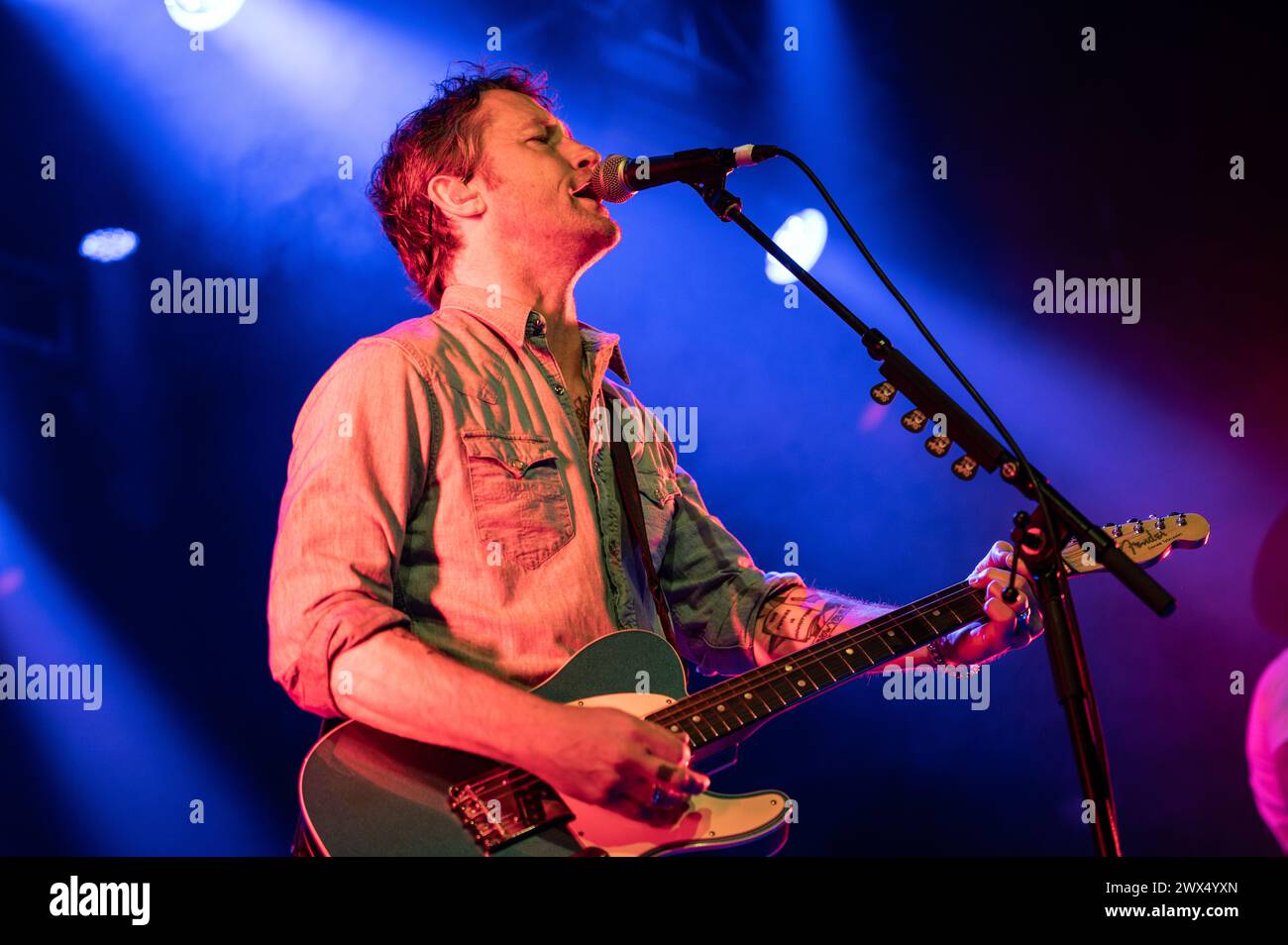 Chris shiflett live photos 2024 hi-res stock photography and images - Alamy