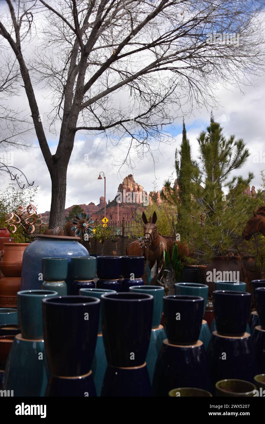 Sedona, AZ USA 2/3/2024. Son Silver West Galleries. Beautiful vintage ...