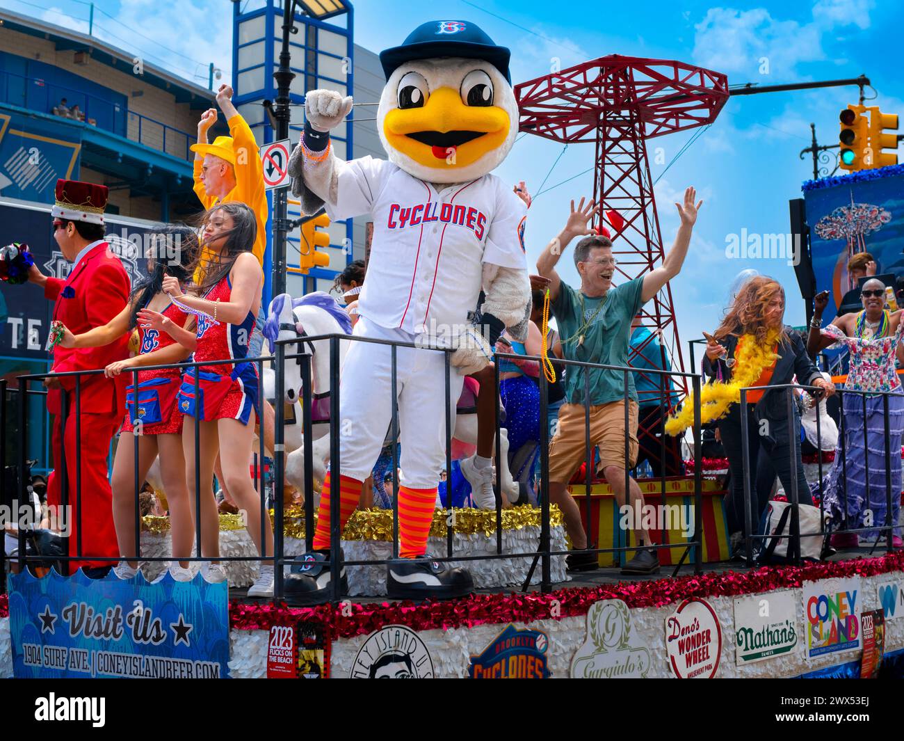 Mermaid parade hi-res stock photography and images - Alamy