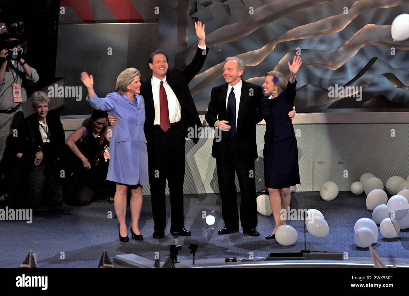 Joe lieberman and his wife hadassah hi-res stock photography and images ...