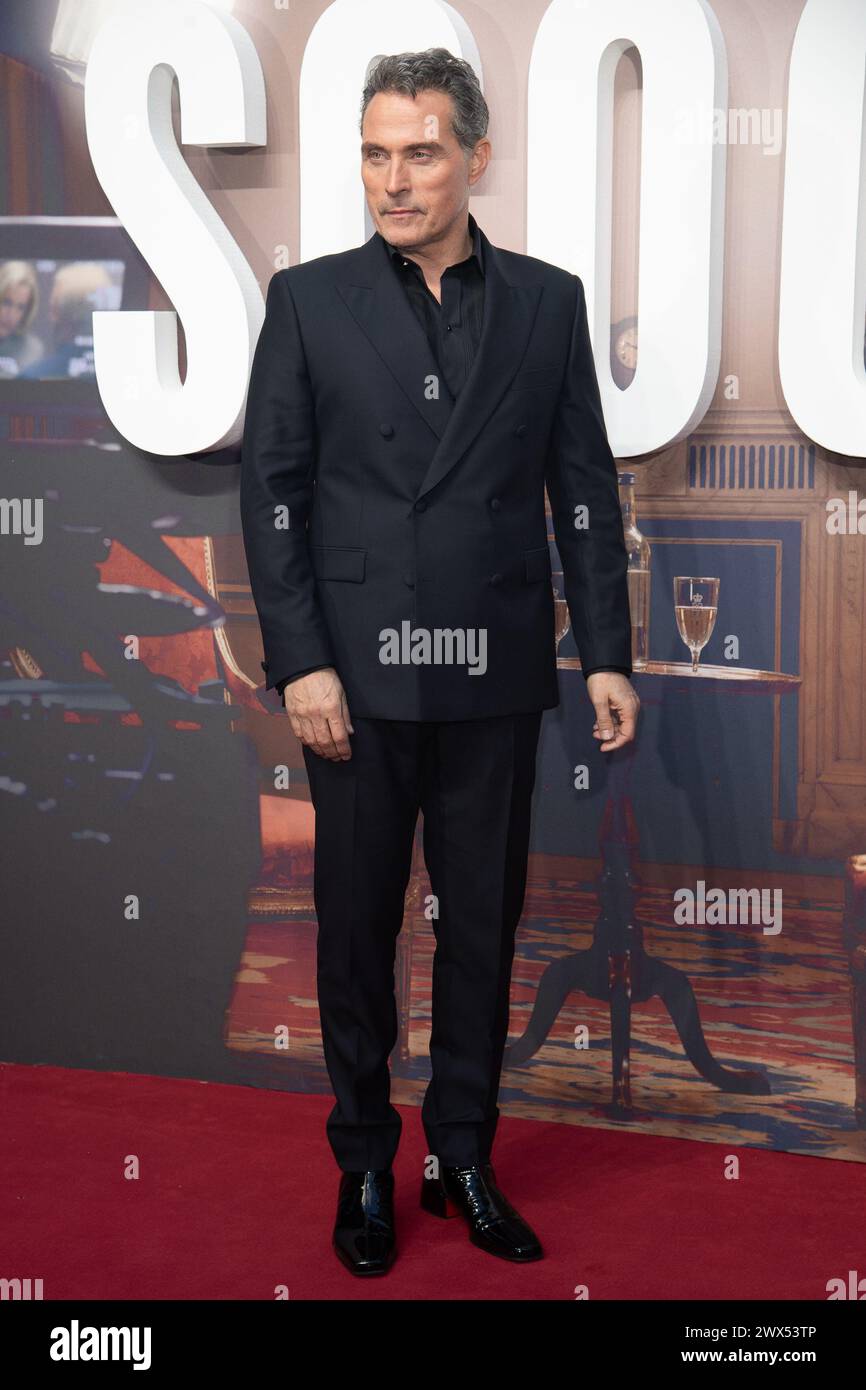 Netflix scoop hi-res stock photography and images - Alamy