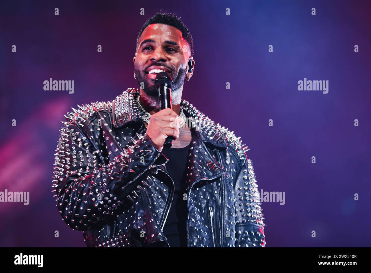 Kinged hi-res stock photography and images - Alamy