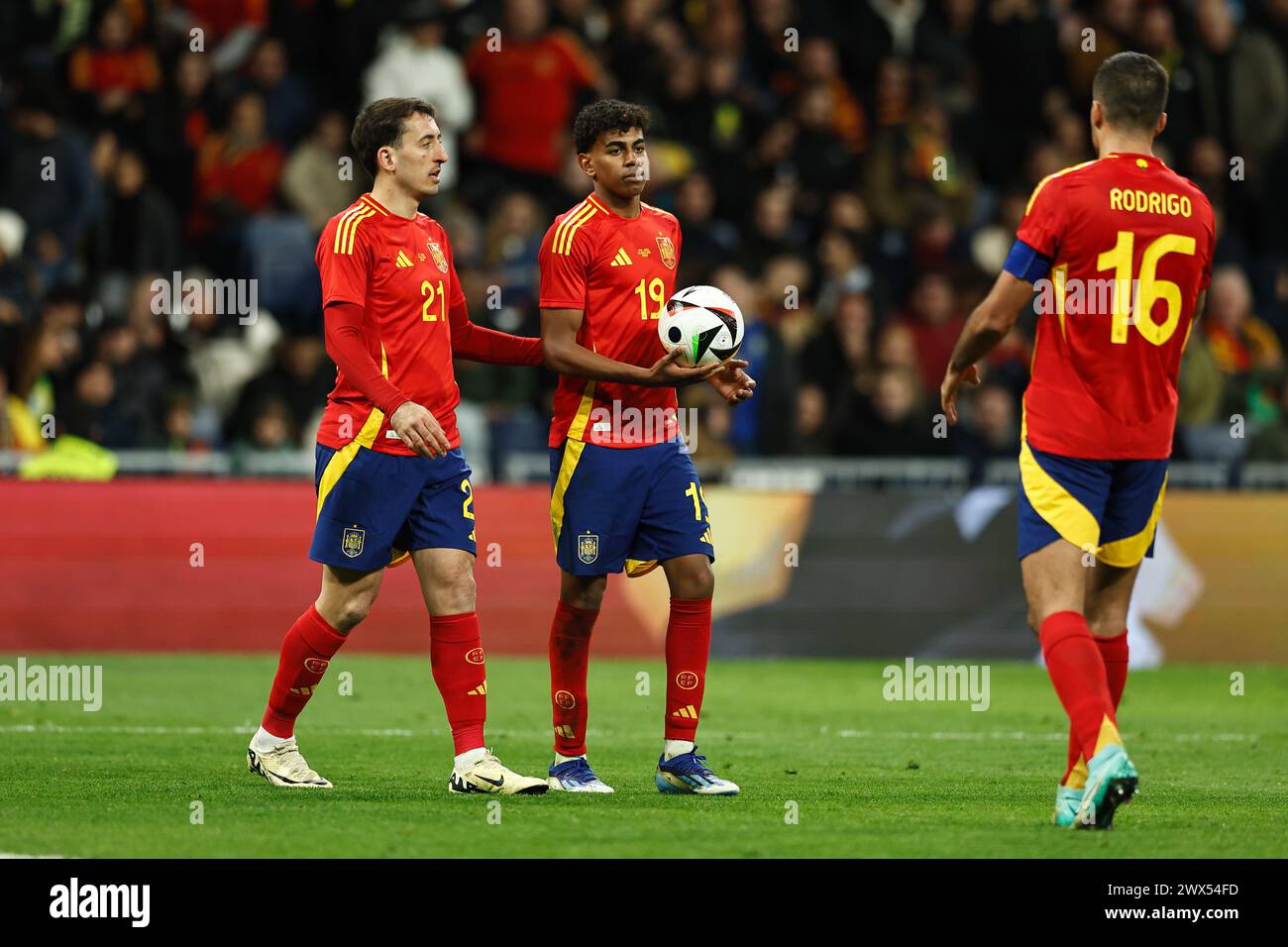Madrid, Spain. 26th Mar, 2024. (L-R) Mikel Oyarzabal, Lamine Yamal (ESP ...