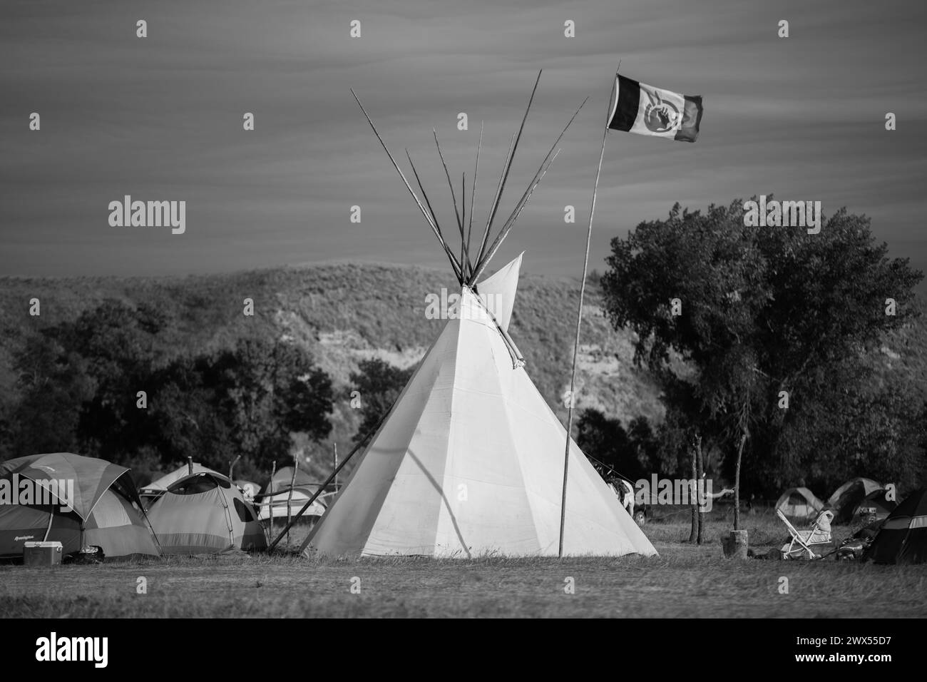 Standing rock hi-res stock photography and images - Alamy