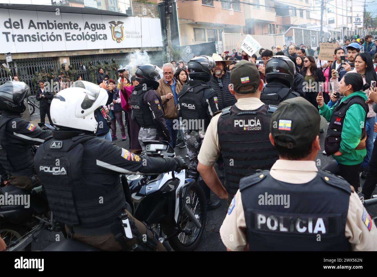 Protestas ecuador hi-res stock photography and images - Alamy