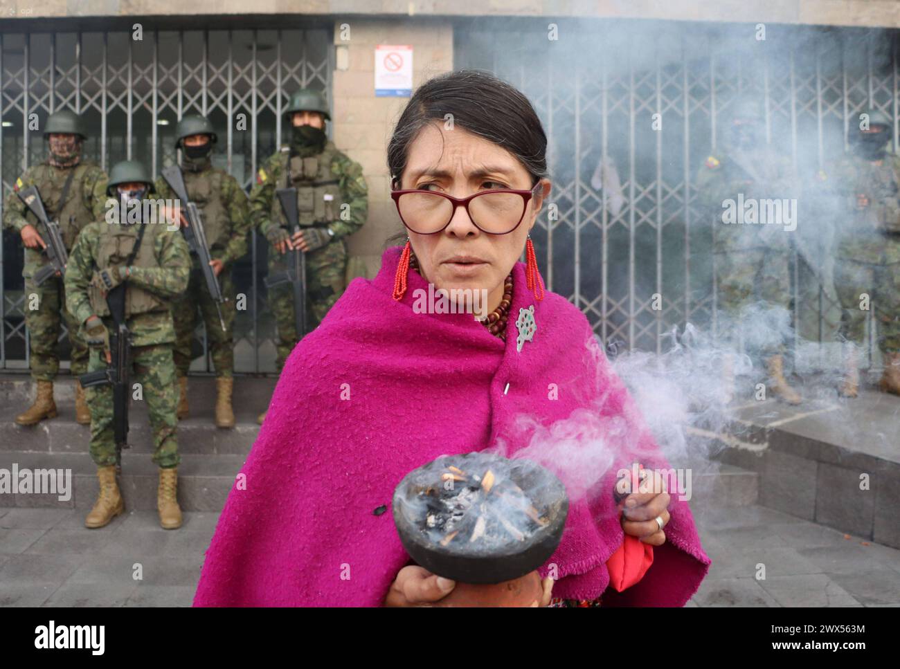 PROTESTAS-ANTIMINERAS-MIN-AMBIENTE Quito, miÃ rcoles 27 de marzo del ...