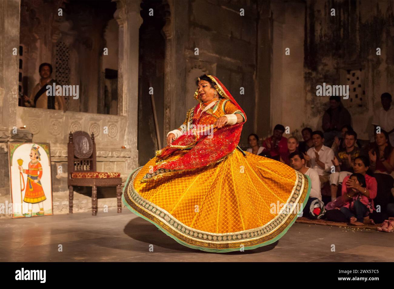Indian woman dancing pot hi-res stock photography and images - Alamy