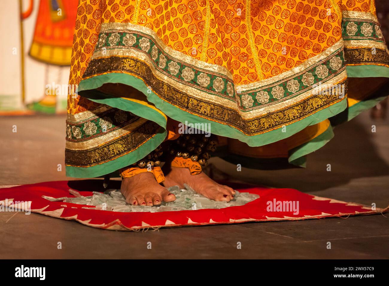 Indian woman dancing pot hi-res stock photography and images - Alamy