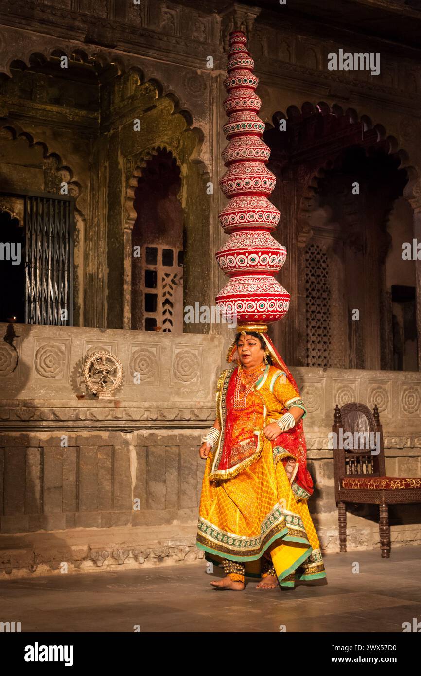 Bhavai dance of Rajasthan, India Stock Photo - Alamy